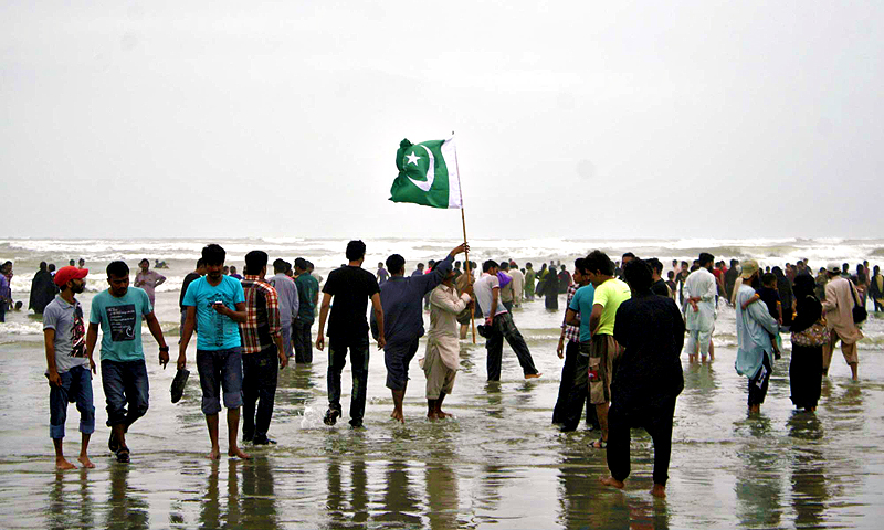 Top shots from across Pakistan - Multimedia - DAWN.COM