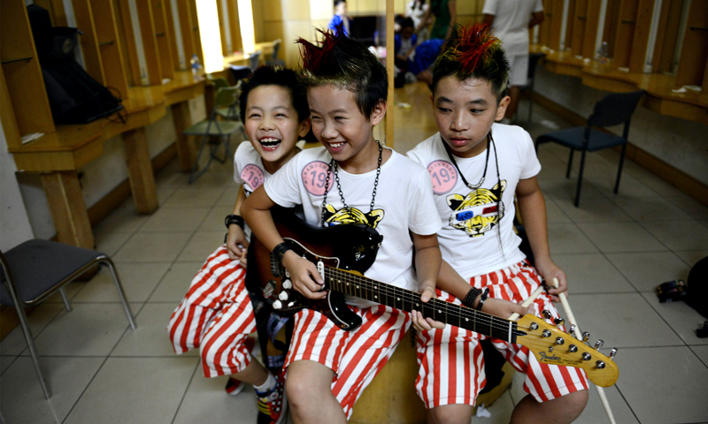 Clash of the mini-titans at China school of rock - DAWN.COM