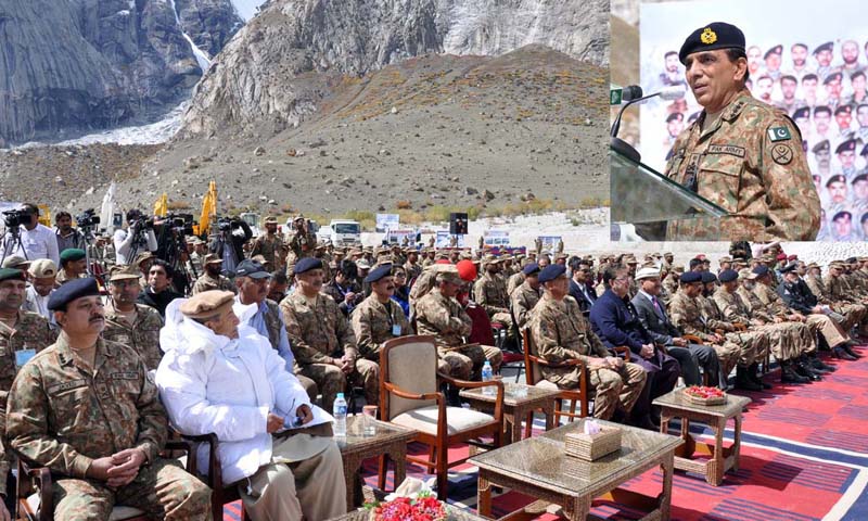 Kayani pays tribute to Gayari martyrs - Pakistan - DAWN.COM