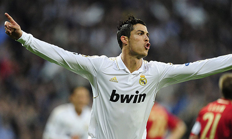 Late Ronaldo show seals comeback win at Levante - Sport - DAWN.COM