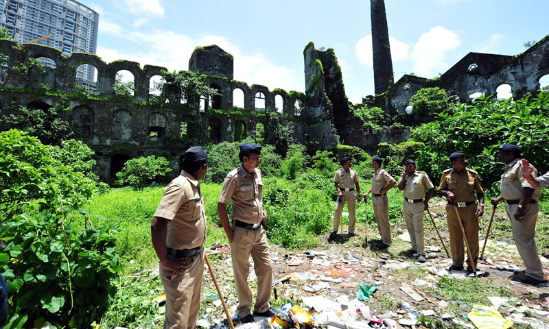 Mumbai gang rape victim collapses in court: report - World - DAWN.COM