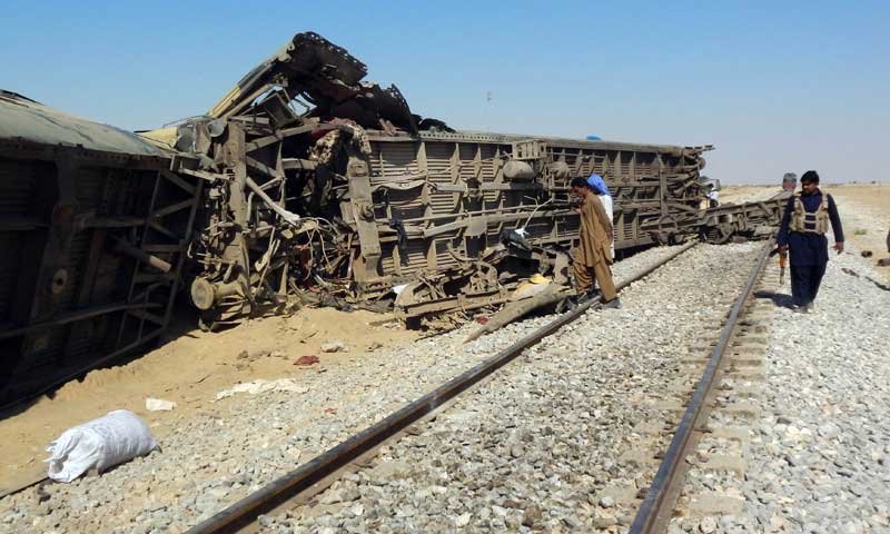 Jaffar Express struck by explosion; seven killed - Pakistan - DAWN.COM