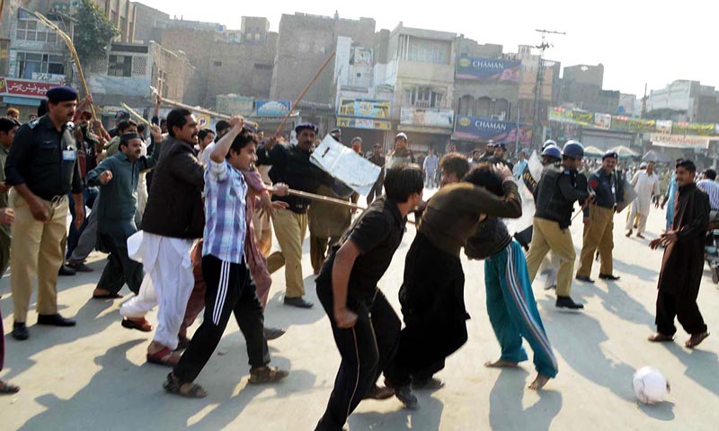 25 injured in Multan riots - Pakistan - DAWN.COM