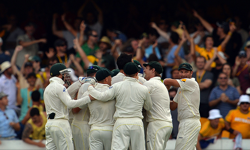 England battle to survive in first Ashes Test - Sport - DAWN.COM