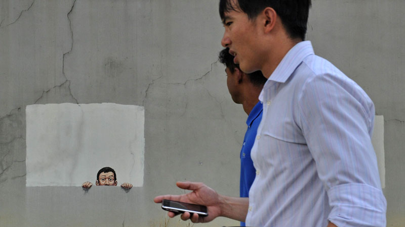 Lithuanian 'Banksy' a hit in anti-graffiti Singapore - DAWN.COM