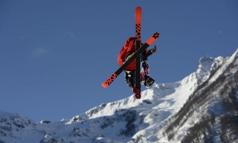 Snow, sky and skis - Multimedia - DAWN.COM
