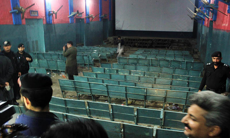 Terrorist threats force Peshawar cinemas to close - Pakistan - DAWN.COM
