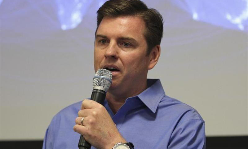 Two top Microsoft execs to leave in reshuffle - DAWN.COM