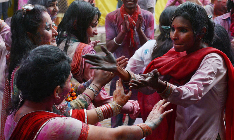 Holi celebrations in Pakistan - Multimedia - DAWN.COM