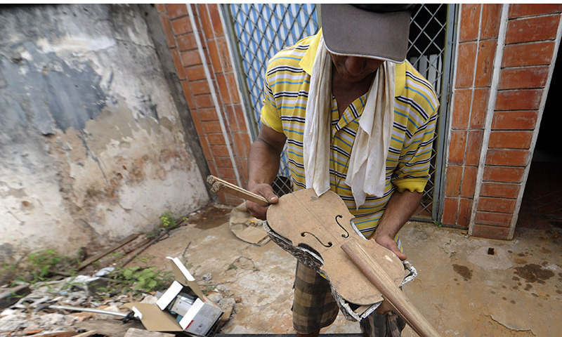 Paraguay group turns garbage into sweet melodies - DAWN.COM