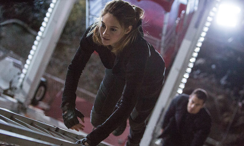 Movie Review: Divergent is no Hunger Games - DAWN.COM