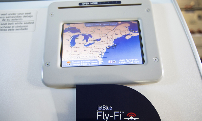 Faster Wi-Fi on flights leads to battle in the sky - DAWN.COM