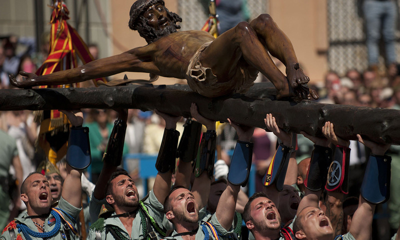 Observance of Good Friday around the world - Multimedia - DAWN.COM