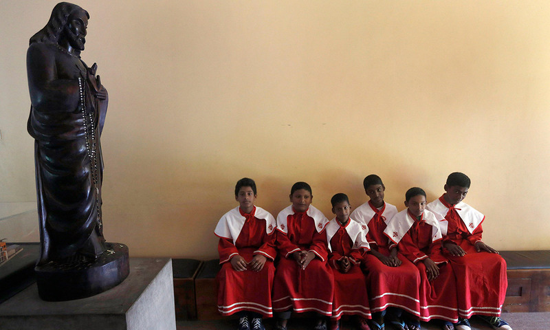 Observance of Good Friday around the world - Multimedia - DAWN.COM