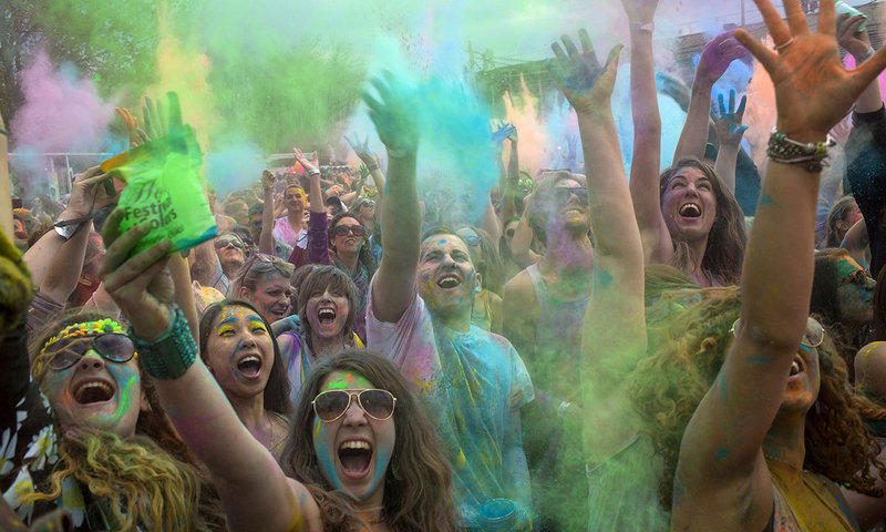 Colours of festivity in Brooklyn - Multimedia - DAWN.COM