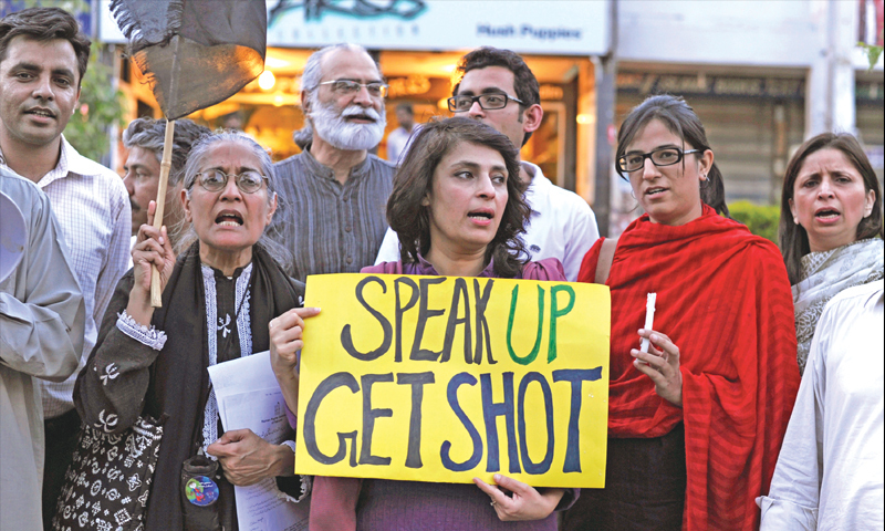 Vigil for activist Rashid Rehman - Newspaper - DAWN.COM