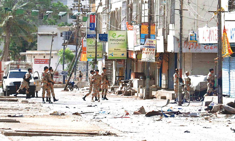Seven hurt in bomb blast near Rangers office - Newspaper - DAWN.COM