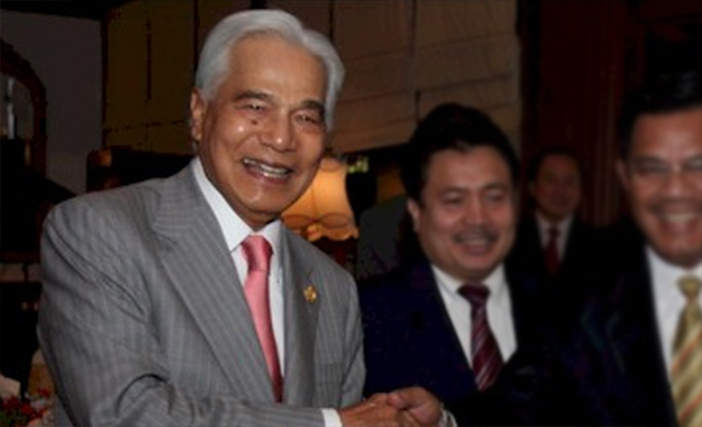 Sultan Azlan Shah dies at 86 - World - DAWN.COM