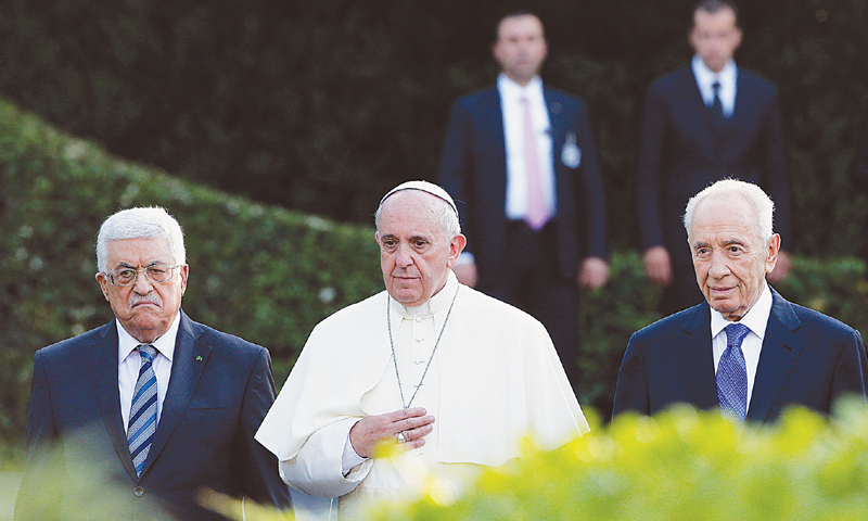 Peres, Abbas meet Pope Francis - Newspaper - DAWN.COM