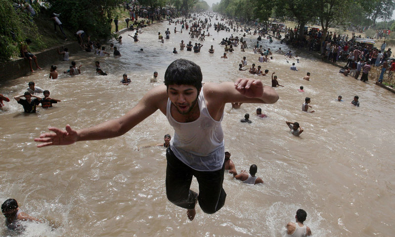 Heat wave in Pakistan - Multimedia - DAWN.COM