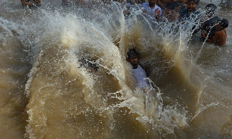 Heat wave in Pakistan - Multimedia - DAWN.COM