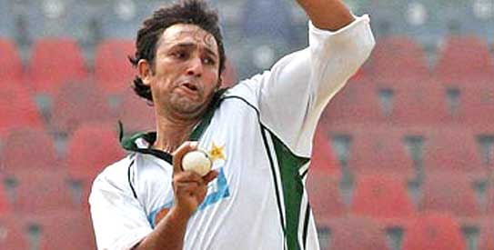 Azhar Mahmood honoured by British Asian Trust - Sport - DAWN.COM