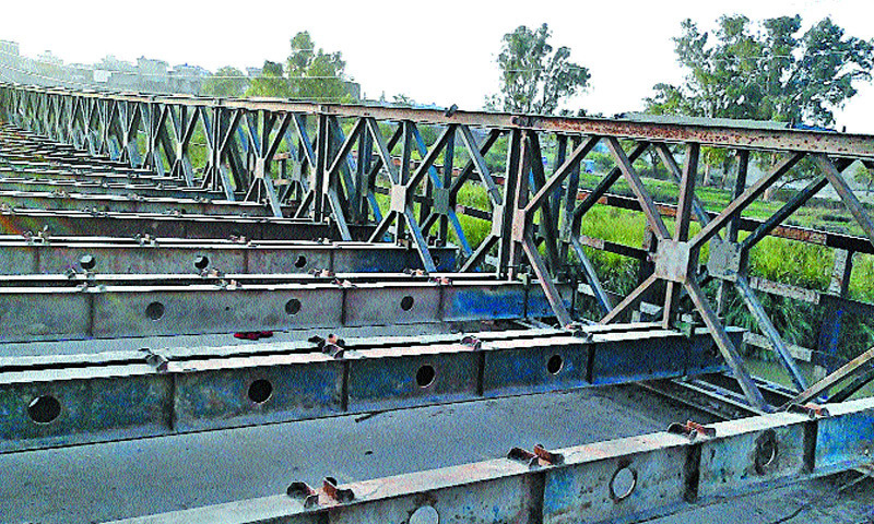 Temporary bridge almost complete - Pakistan - DAWN.COM