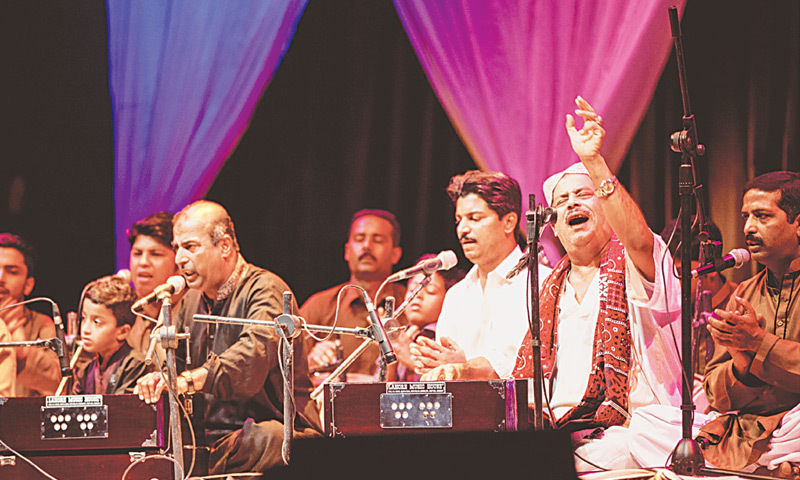 Compelling qawwali performance - Newspaper - DAWN.COM