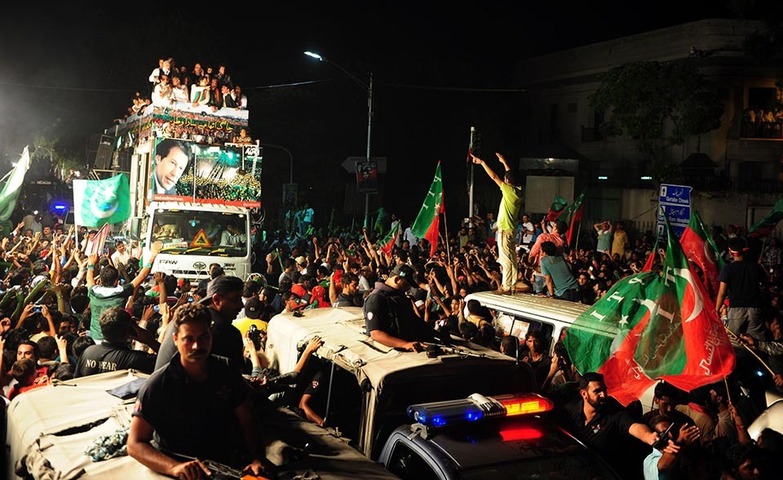 Day 1: Hours later, PTI's 'Azadi' march still far from Islamabad - DAWN.COM