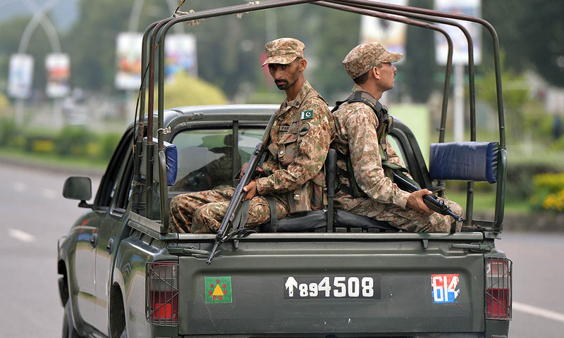 111 Brigade takes up positions in Red Zone - Pakistan - DAWN.COM