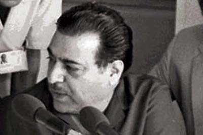 Calling on the game: History of cricket commentary in Pakistan - DAWN.COM