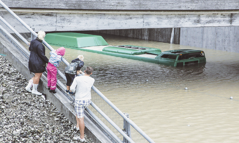 Flash floods snarl traffic in Sweden, Denmark - Newspaper - DAWN.COM
