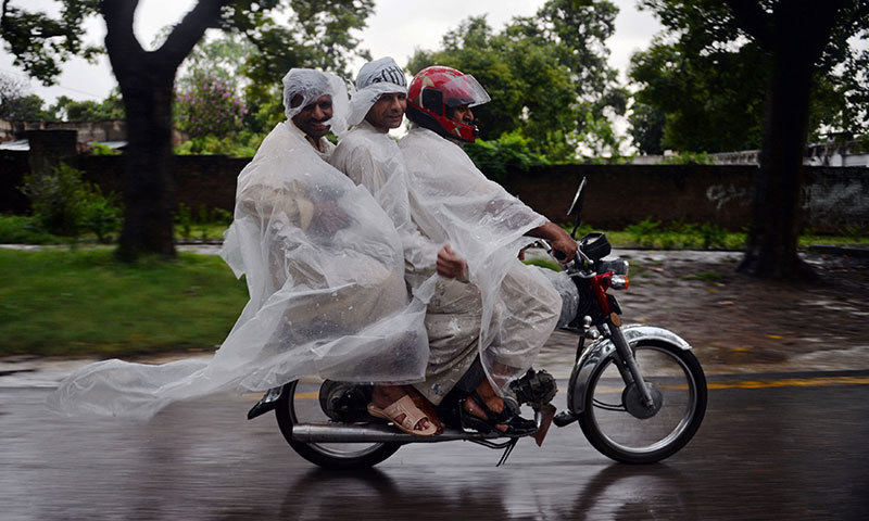 Heavy rains claim at least 40 lives across Punjab - Pakistan - DAWN.COM