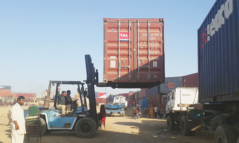 Police forcibly took containers for PPP rally, say transporters ...