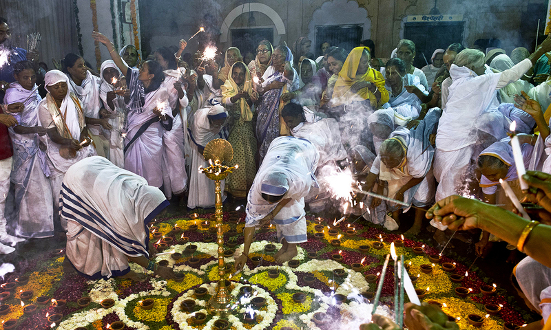 India's forgotten widows defy taboos to celebrate Diwali - World - DAWN.COM