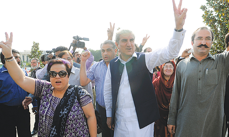 Acceptance of PTI resignations may lead to mid-term polls: leaders ...