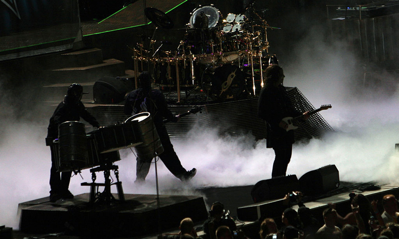 Heavy metal rockers Slipknot tops Billboard album chart - DAWN.COM