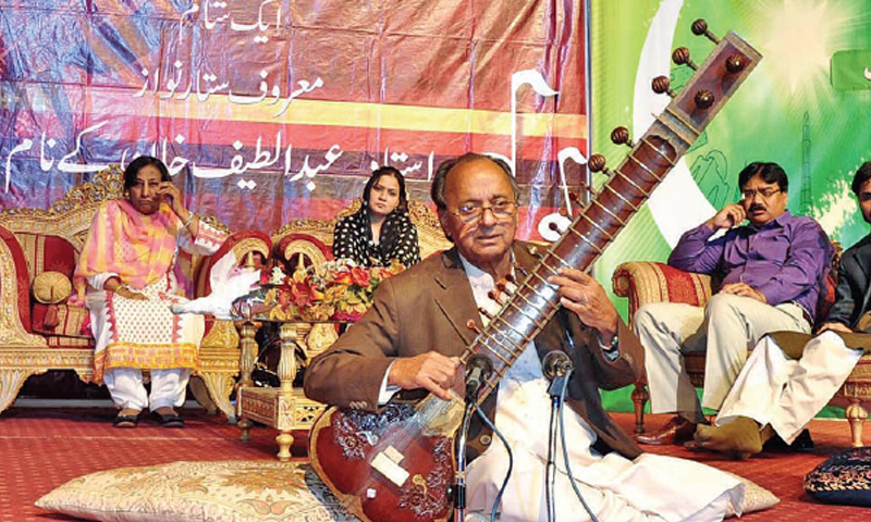 Sitar maestro delights audience - Newspaper - DAWN.COM
