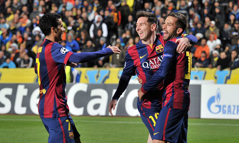 Messi treble sets Champions League goals record - Sport - DAWN.COM