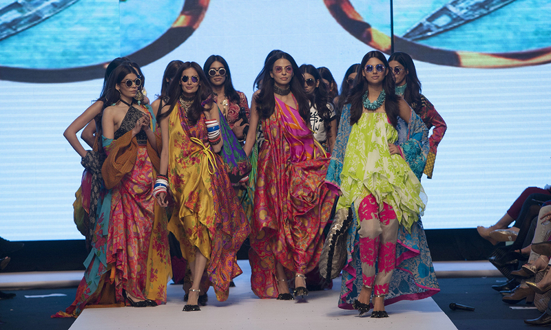 Fashion Pakistan Week in Karachi: Day 1 - Multimedia - DAWN.COM