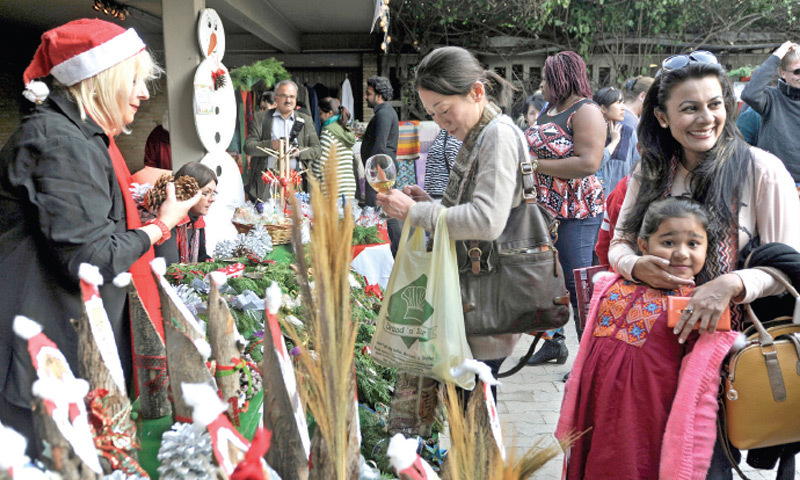 Christmas Bazaar puts visitors in a festive mood - Newspaper - DAWN.COM