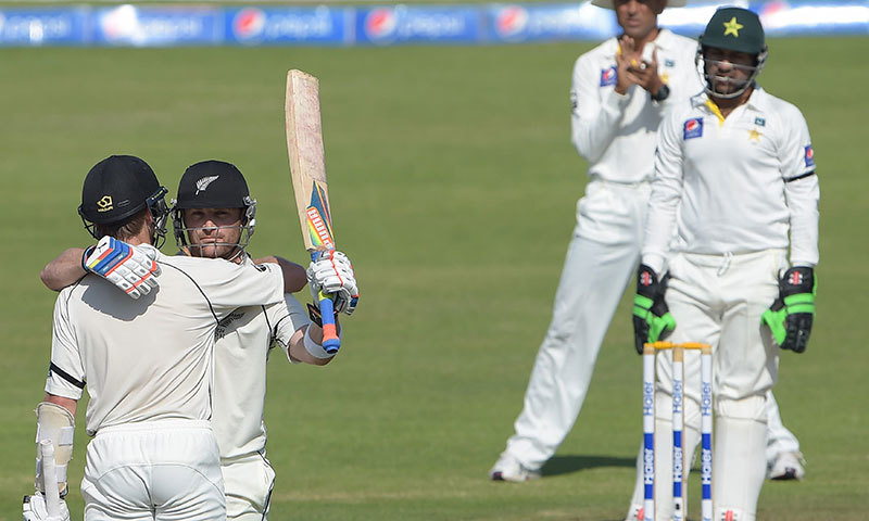 McCullum, Williamson lead run-feast against Pakistan - Sport - DAWN.COM