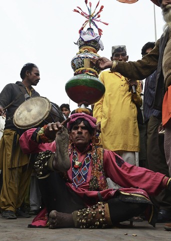 The anniversary of Data Ganj Bakhsh - DAWN.COM