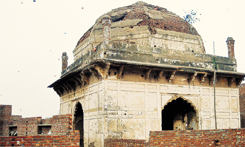 Heritage: Whose tomb is it anyway? - Pakistan - DAWN.COM