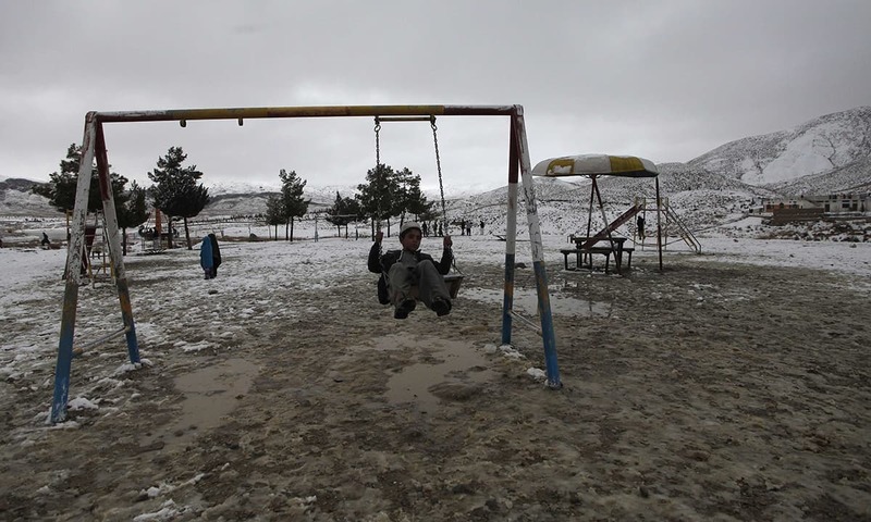 Quetta welcomes first snowfall of the season - Multimedia - DAWN.COM