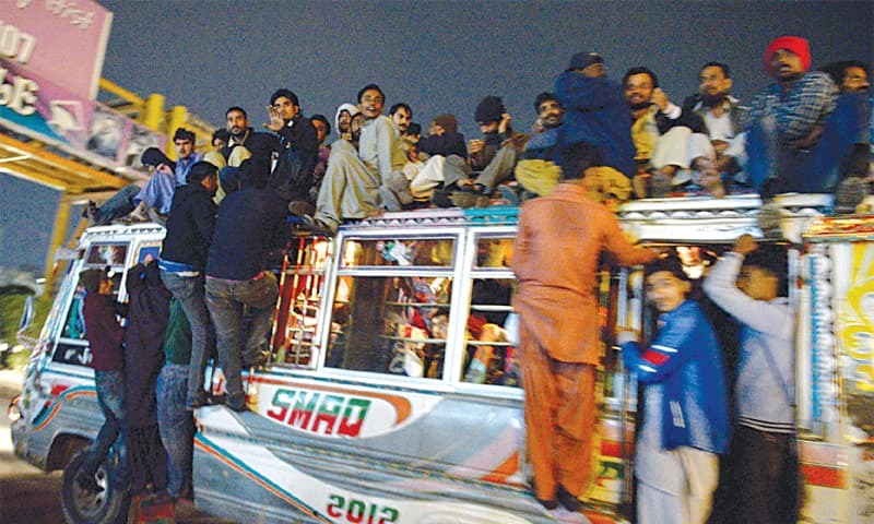 Karachi’s public transport on the verge of collapse: report - Pakistan ...