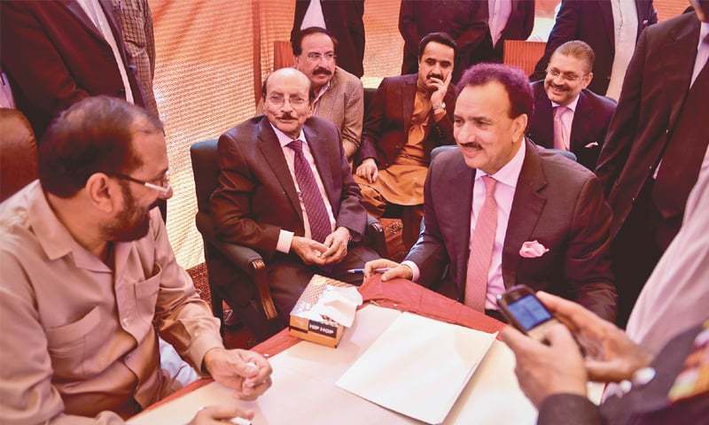 20 candidates file papers for 11 Sindh senate seats - Pakistan - DAWN.COM