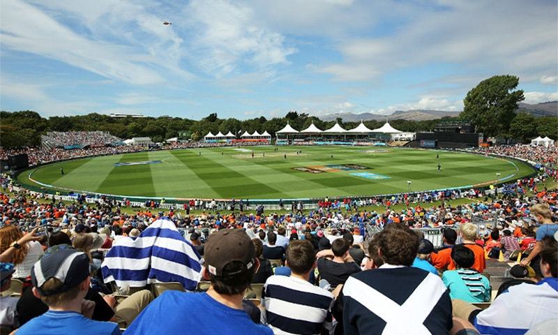 Watch the cricket, block the critic - DAWN.COM