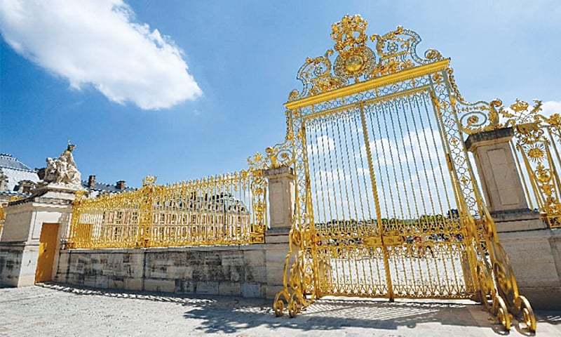 English reigns in Versailles as French TV eyes global market ...