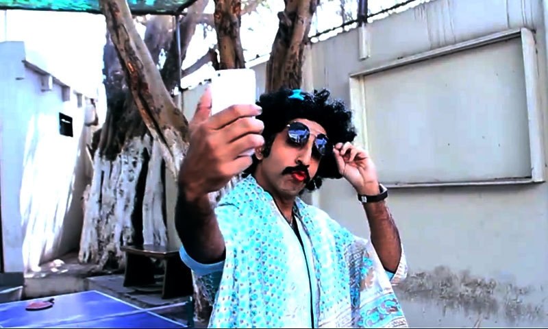 RJ Khalid Malik proves even men can sell lawn - Pakistan - DAWN.COM